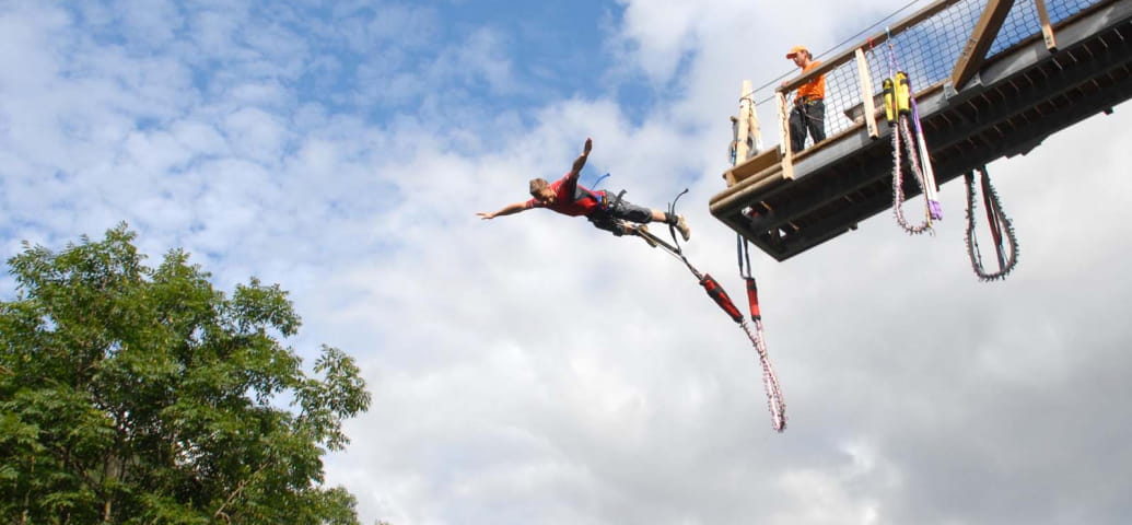 Bungee Jumping: An Exhilarating Dive into Adventure Sports